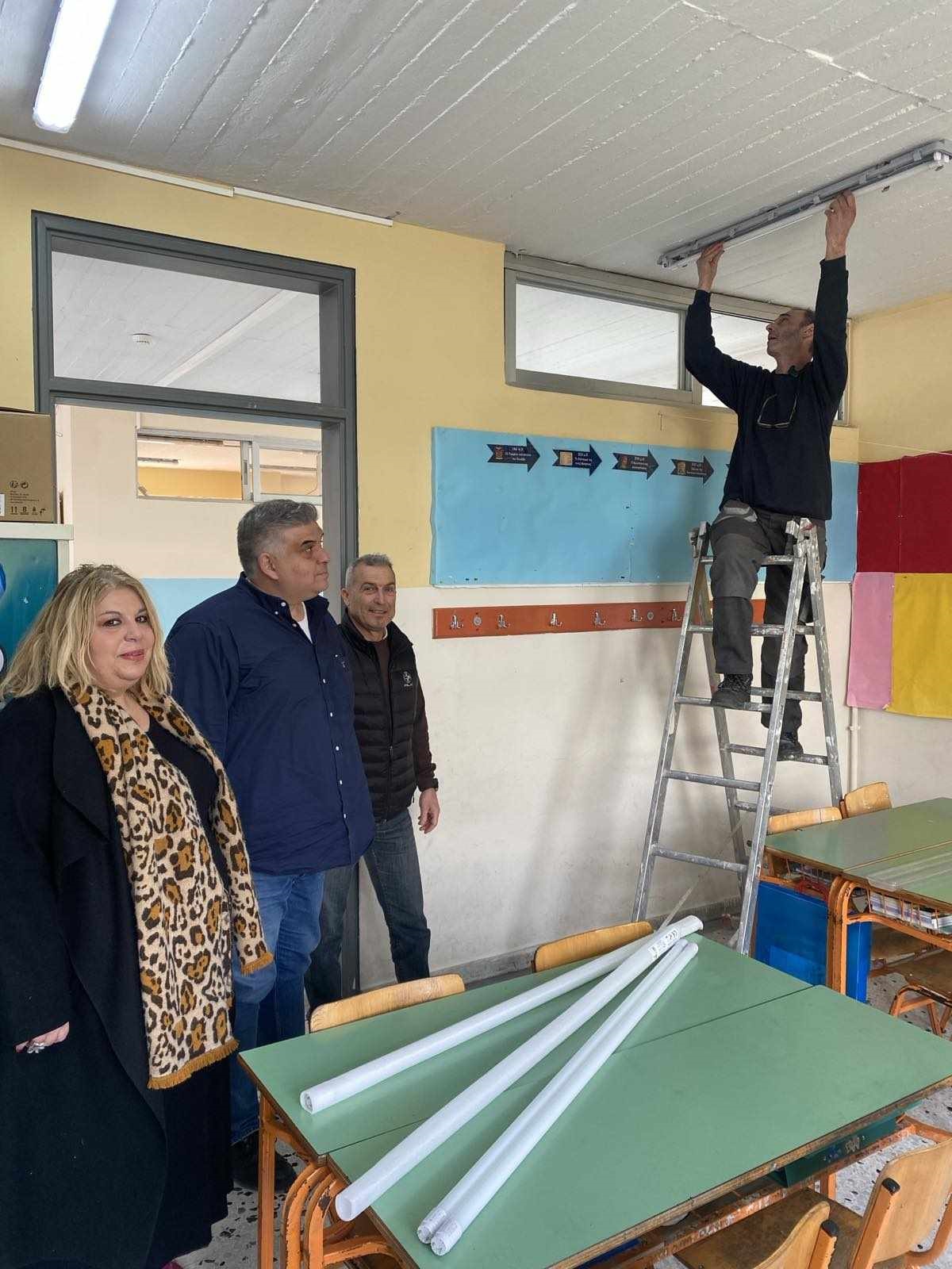 Ξεκίνησε η αντικατάσταση των καμμένων λαμπτήρων στα σχολεία του Δήμου ...