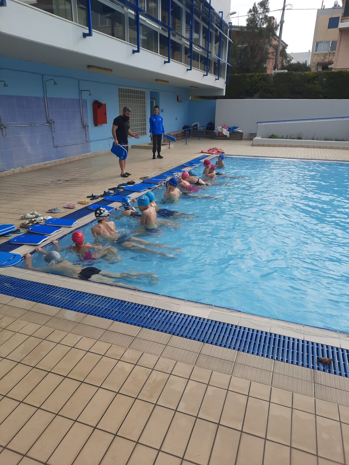 Έναρξη μαθημάτων κολύμβησης για τα δημοτικά σχολεία του Δήμου Πεντέλης ...